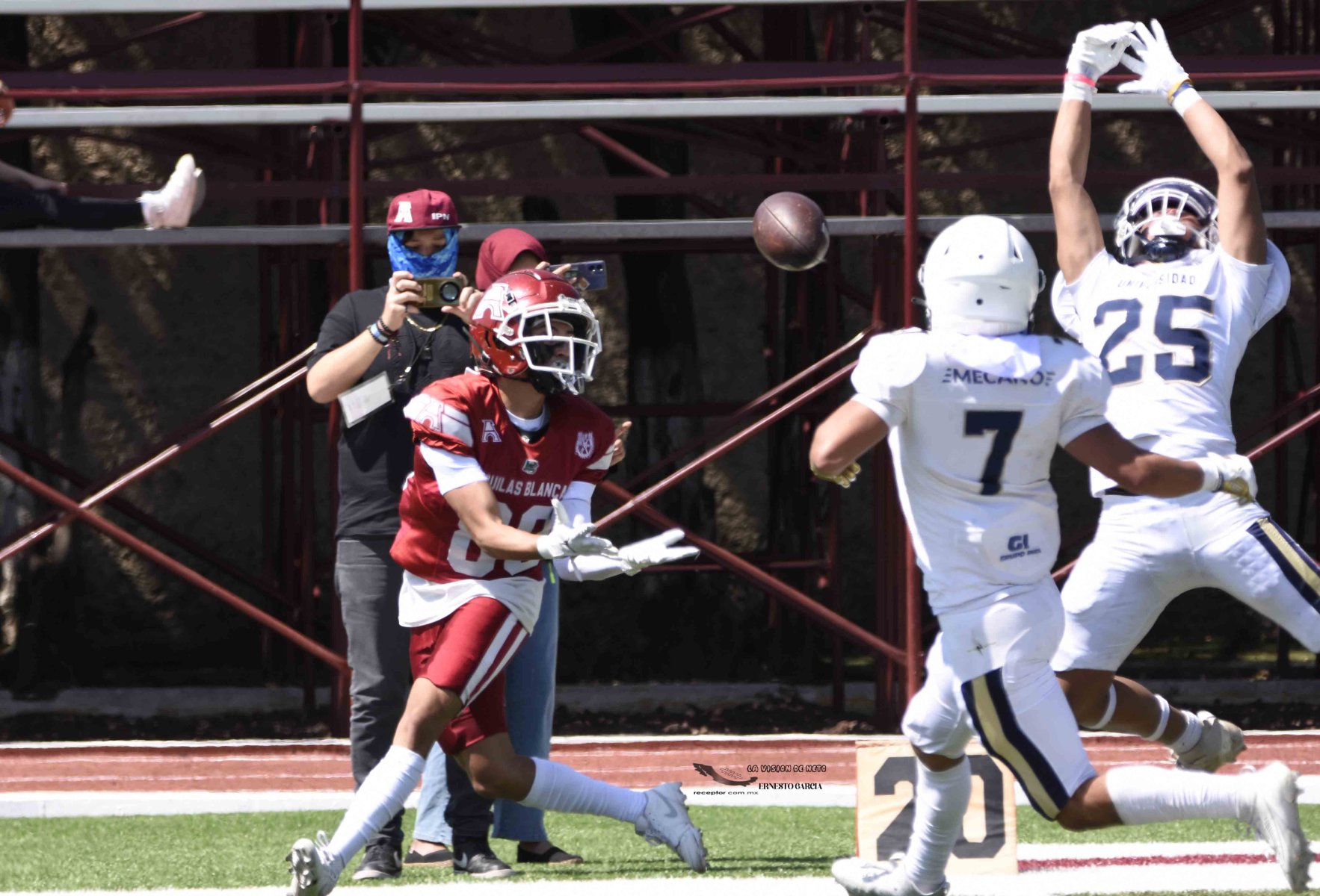 FOTOS: Águilas Blancas y Pumas Acatlán en scrimmage Intermedia 2025 ...